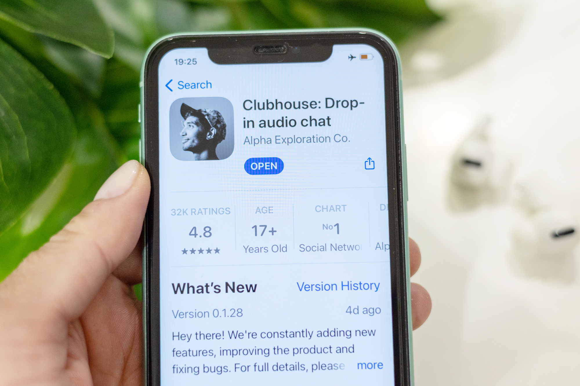 How To Use Clubhouse For Your Business - ShipBuddies